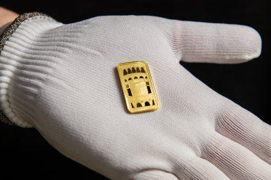 Gold Bar Depicting The Kaaba Launched By The Royal Mint - British ...